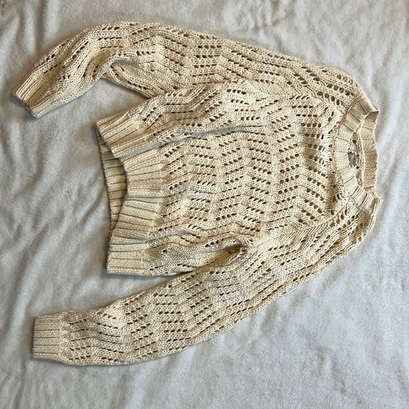 American Eagle Outfitters | Sweaters | Super Cute American Eagle Cream ...